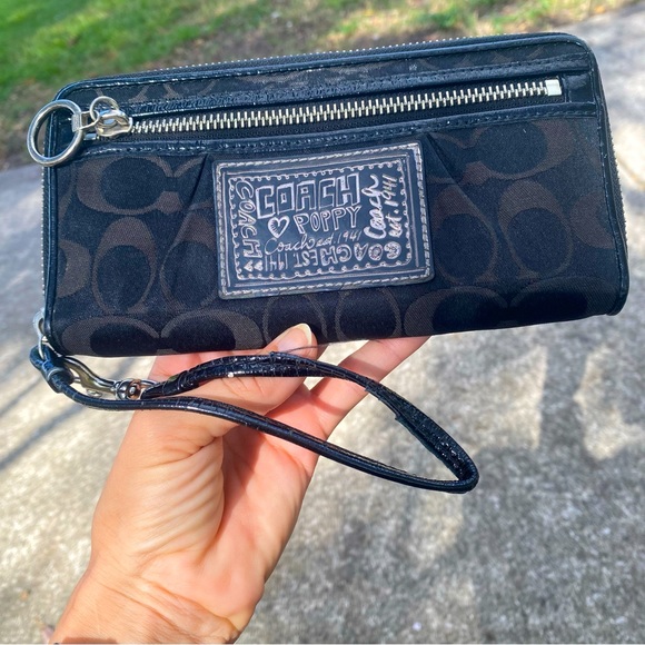 Coach | Bags | Coach Poppy Black Logo Canvas Zip Around Organizer ...